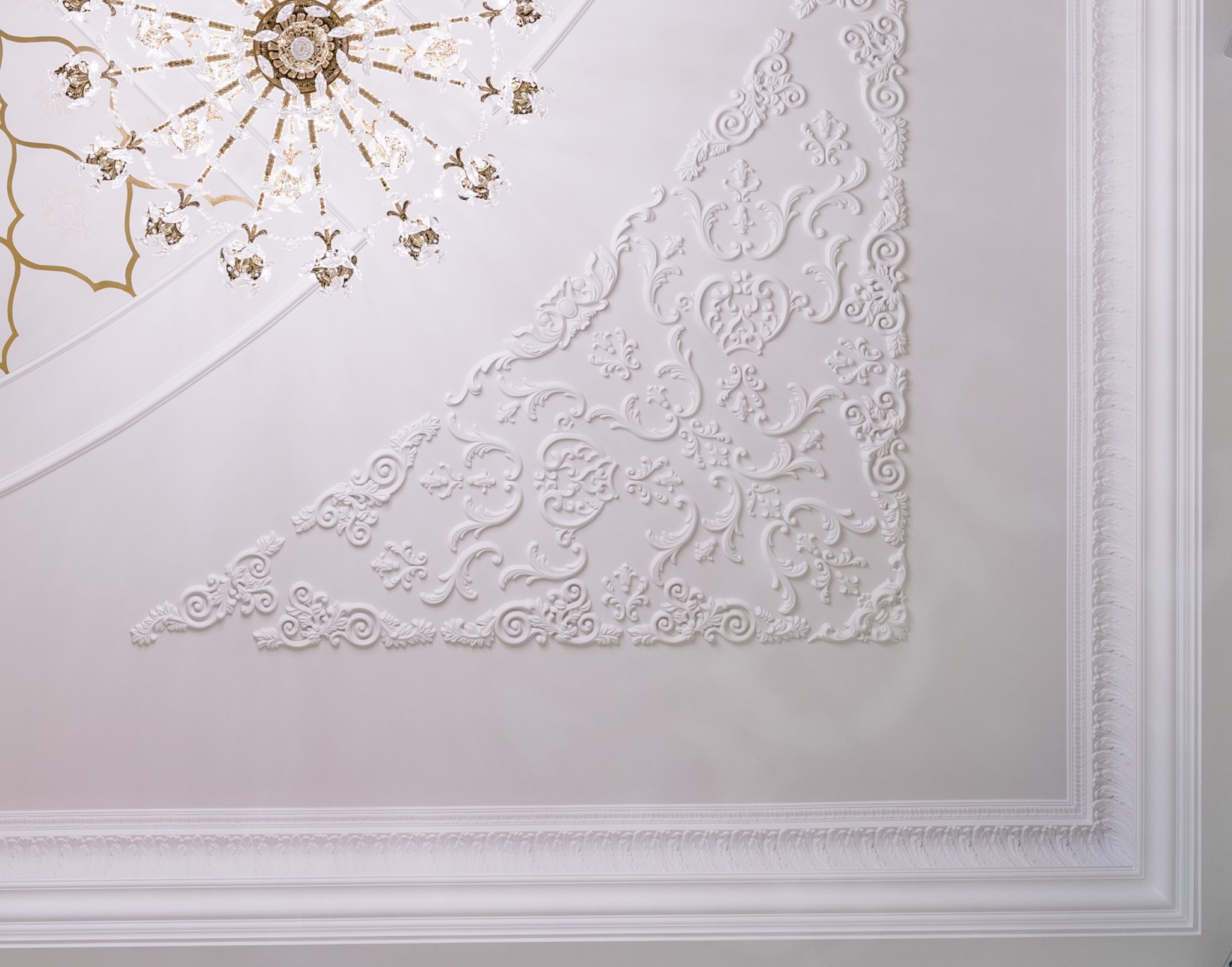 Wall and ceiling accessories breathe life into the interior ...